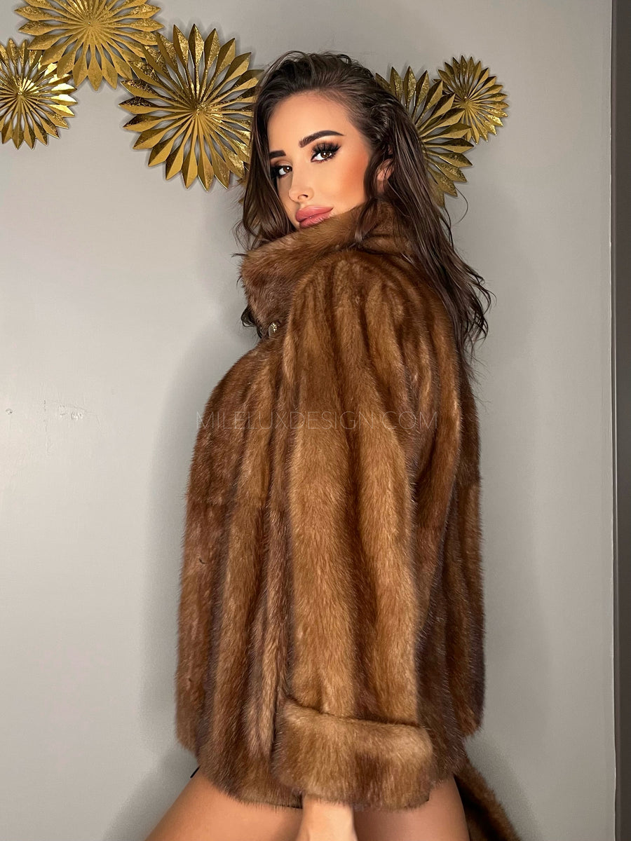 Pelliccia da donna in visone marrone con cintura demi buff Kristel – Mileluxdesign